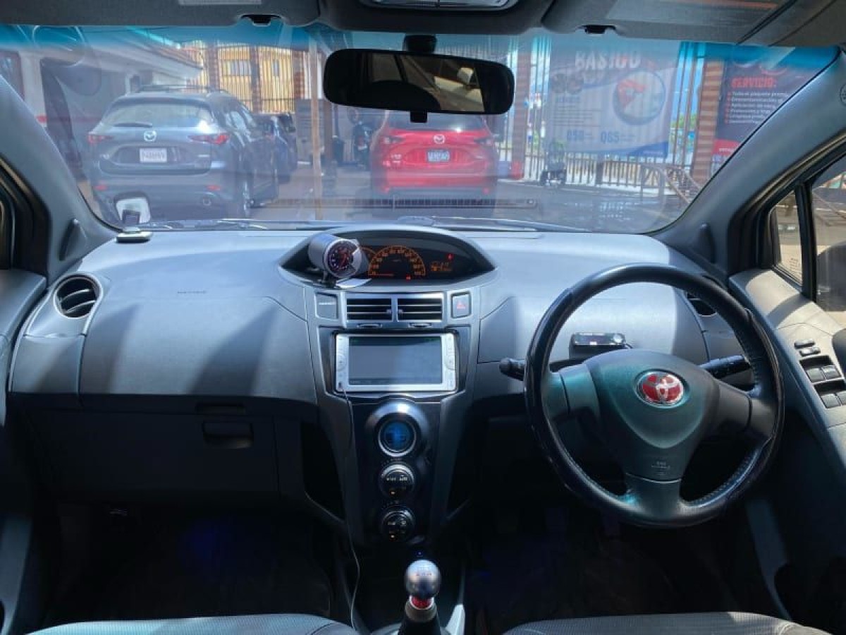 TOYOTA VITZ 2008 - GP Autos Guatemala